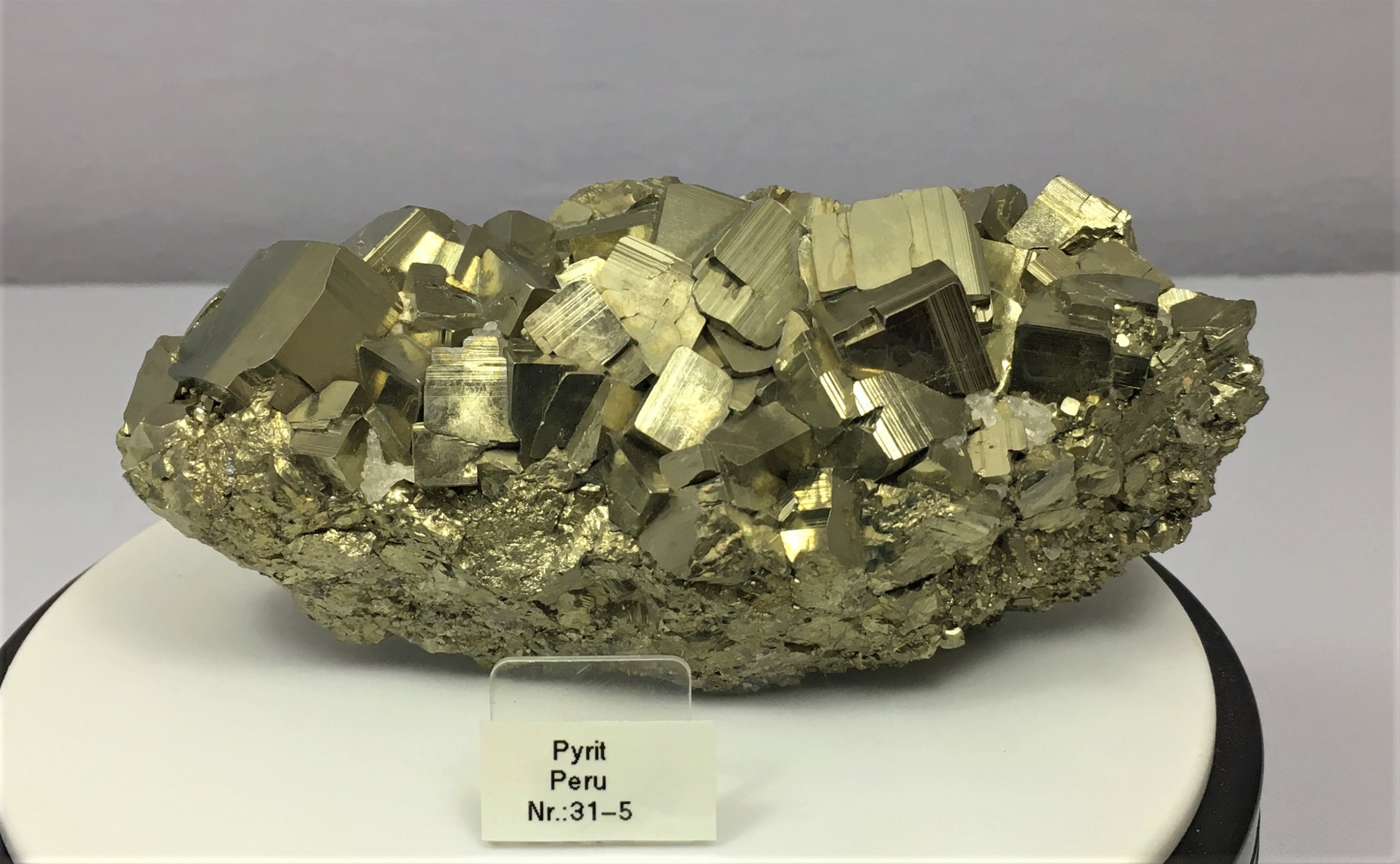 Pyrit Stufe aus Peru • Kristallkeller Leogang